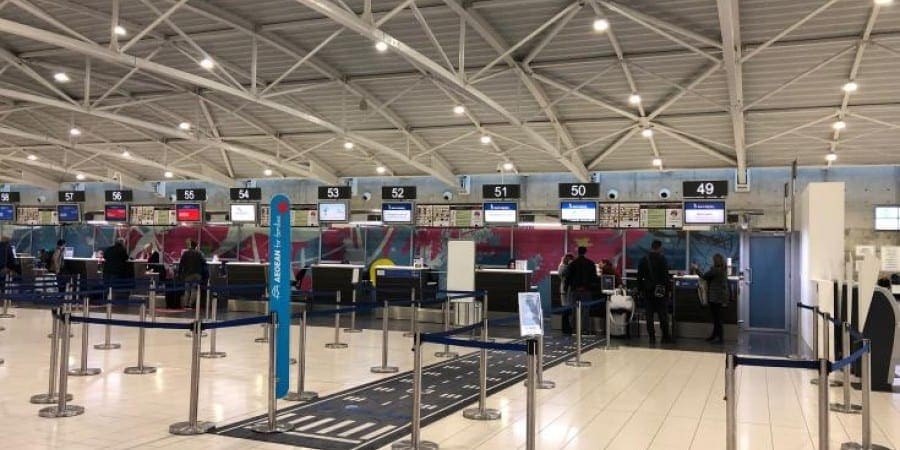 Δίωρη αυθόρμητη στάση εργασίας στα αεροδρόμια Λάρνακας και Πάφου ...